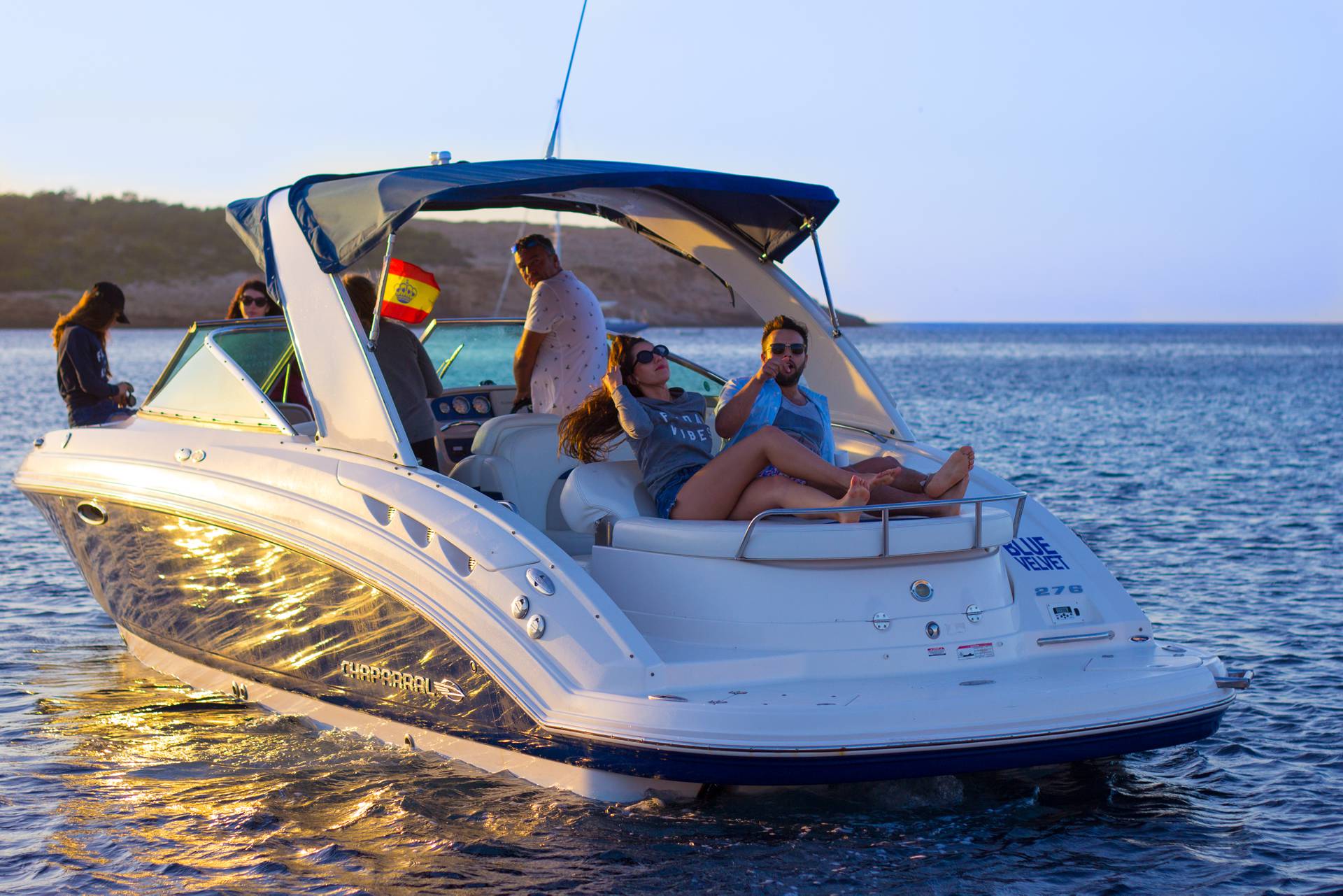 Chaparral 30ft sports boat - a spacious & stylish ride - Boats Ibiza